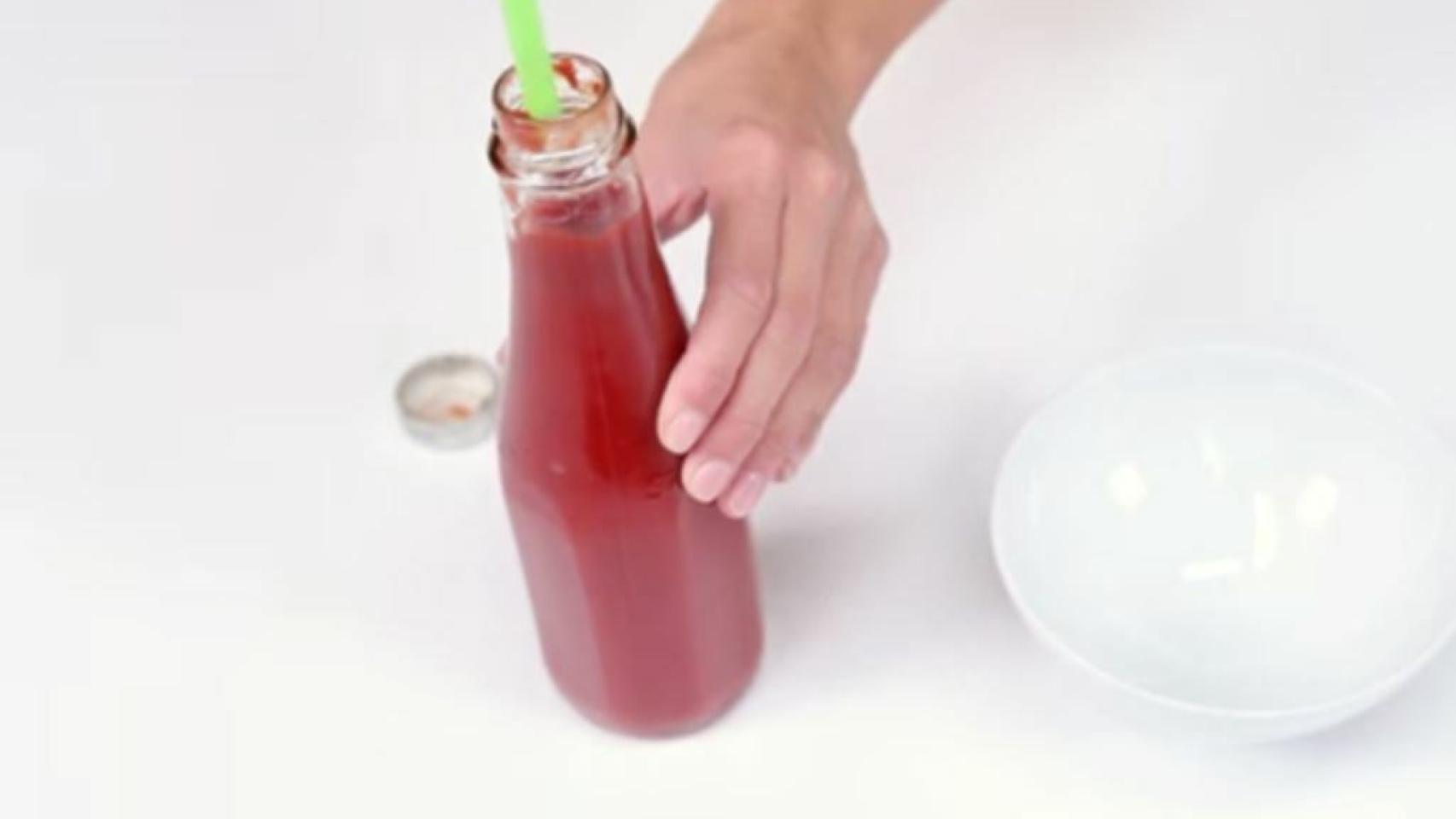 Cómo sacar todo el kétchup de la botella