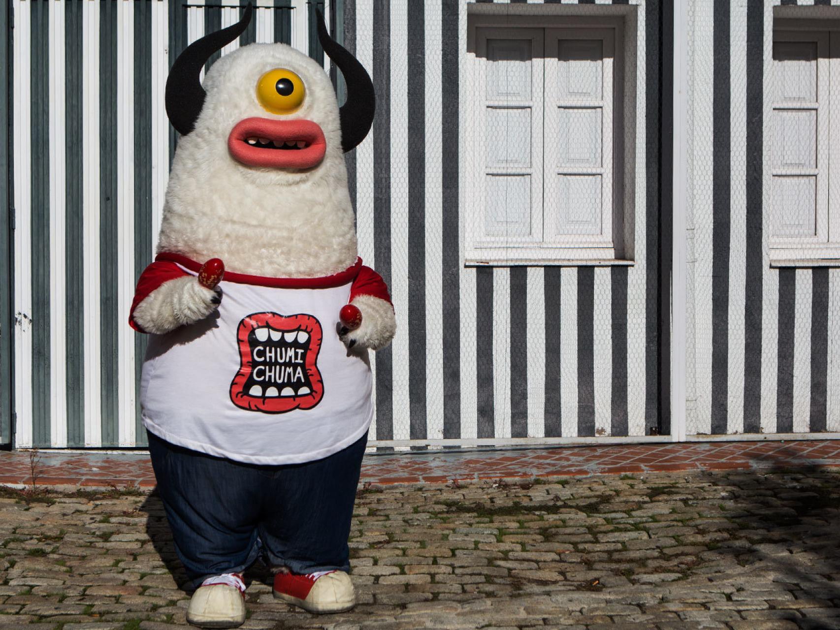 Vetusta Morla da a luz un cíclope de peluche (y se llama Chuma)