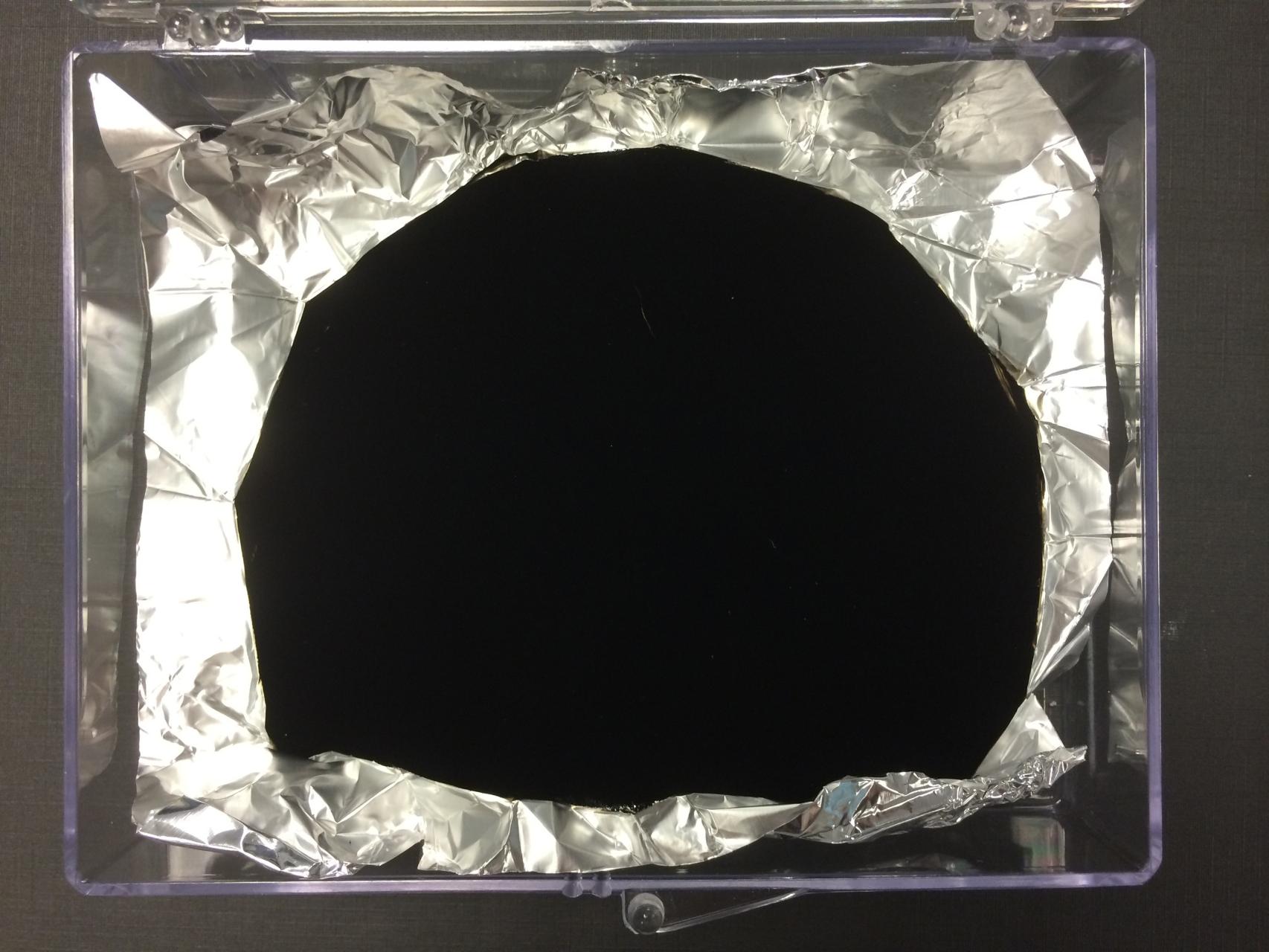 El negro más profundo: así es el material 10 veces más oscuro que el ...