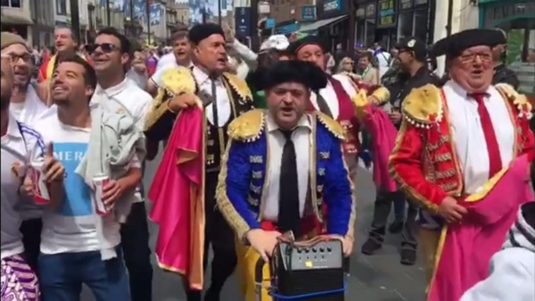 Vídeo | Cardiff se tiñe de la fiesta de los seguidores del Real Madrid