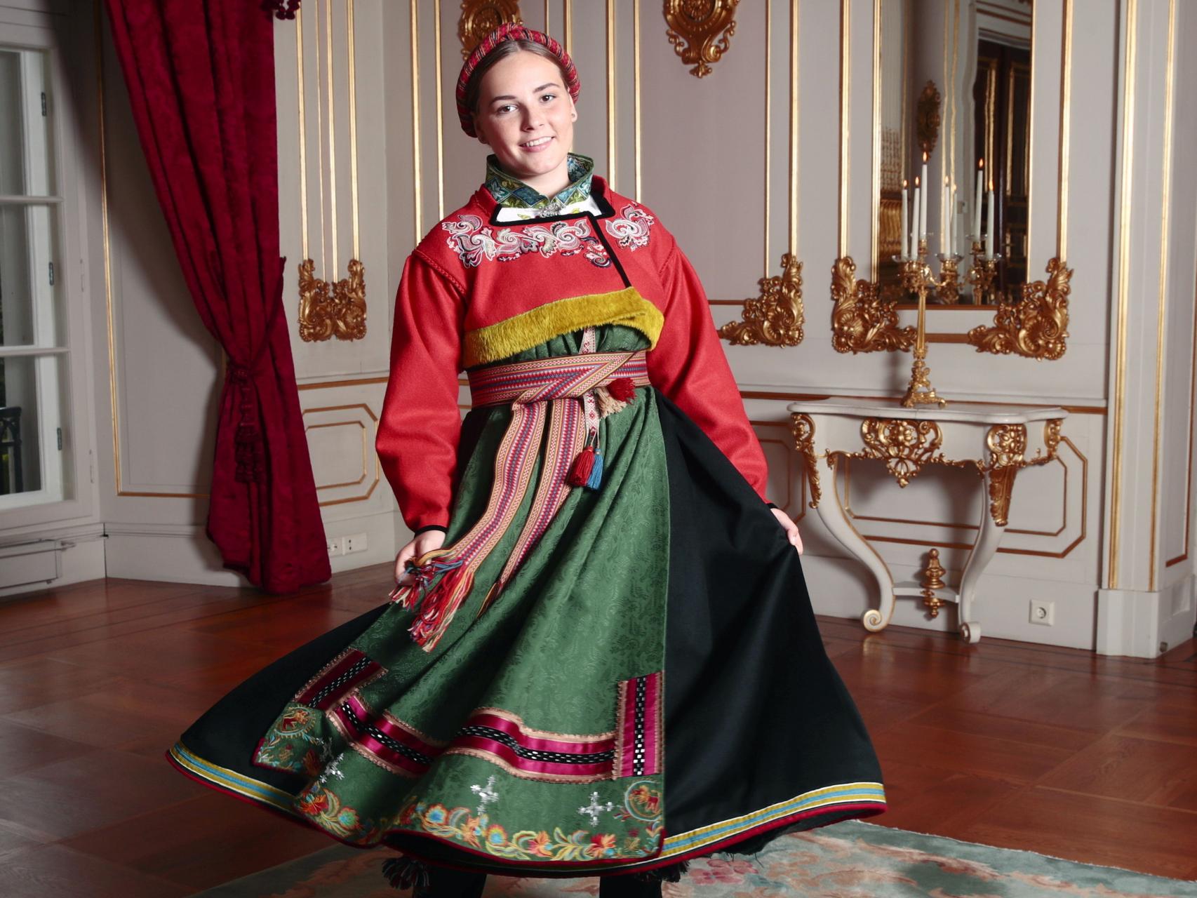La princesa Ingrid Alexandra de Noruega celebra su confirmación en ...