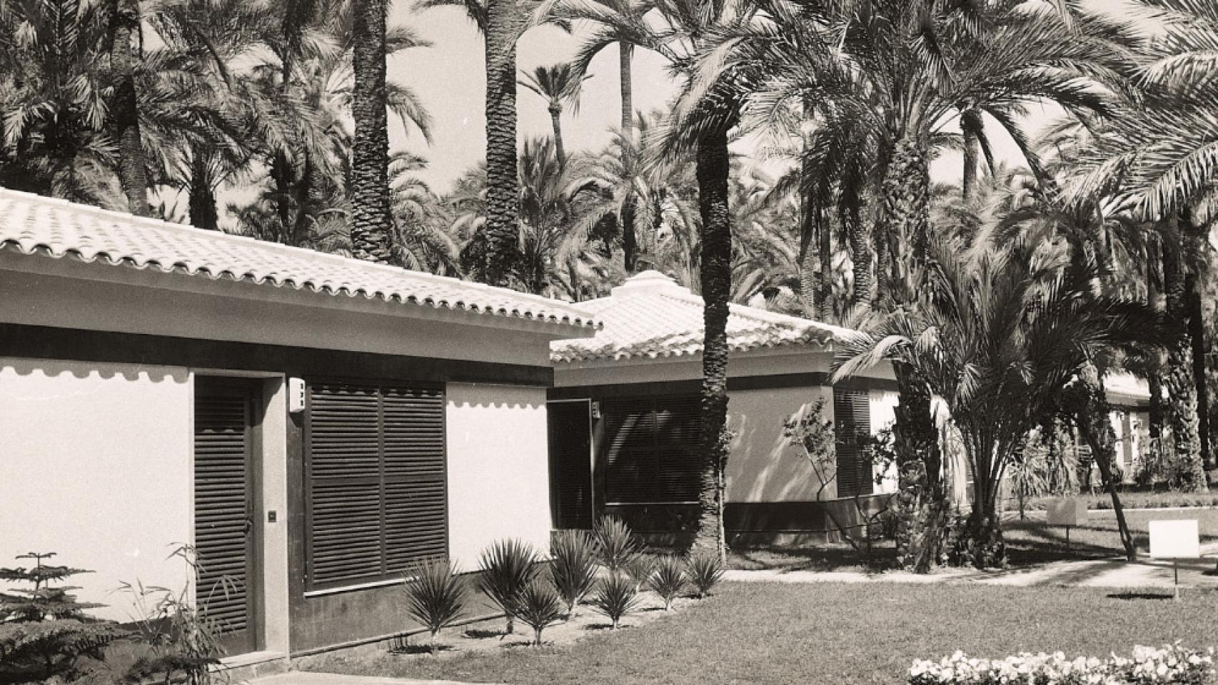 Medio siglo del Huerto del Cura de Elche, el hotel horizontal que pudo ...