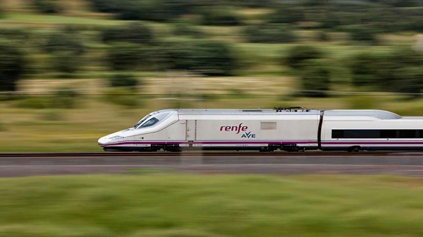 Interrumpida la circulación del AVE entre Galicia y Madrid por los incendios en Ourense