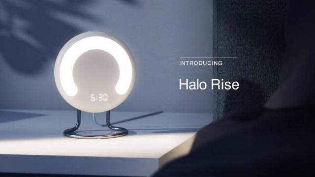 Lo nuevo de Amazon es una luz que rastrea tu sueño con Alexa integrado