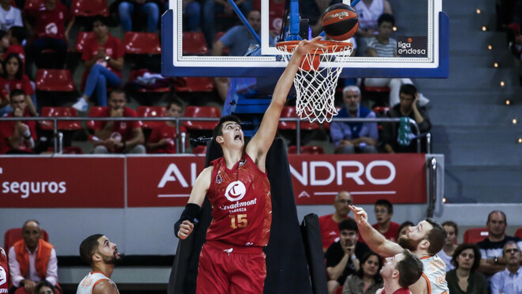 El gigante español Aday Mara debuta en la Liga Endesa: la NBA ya le ...