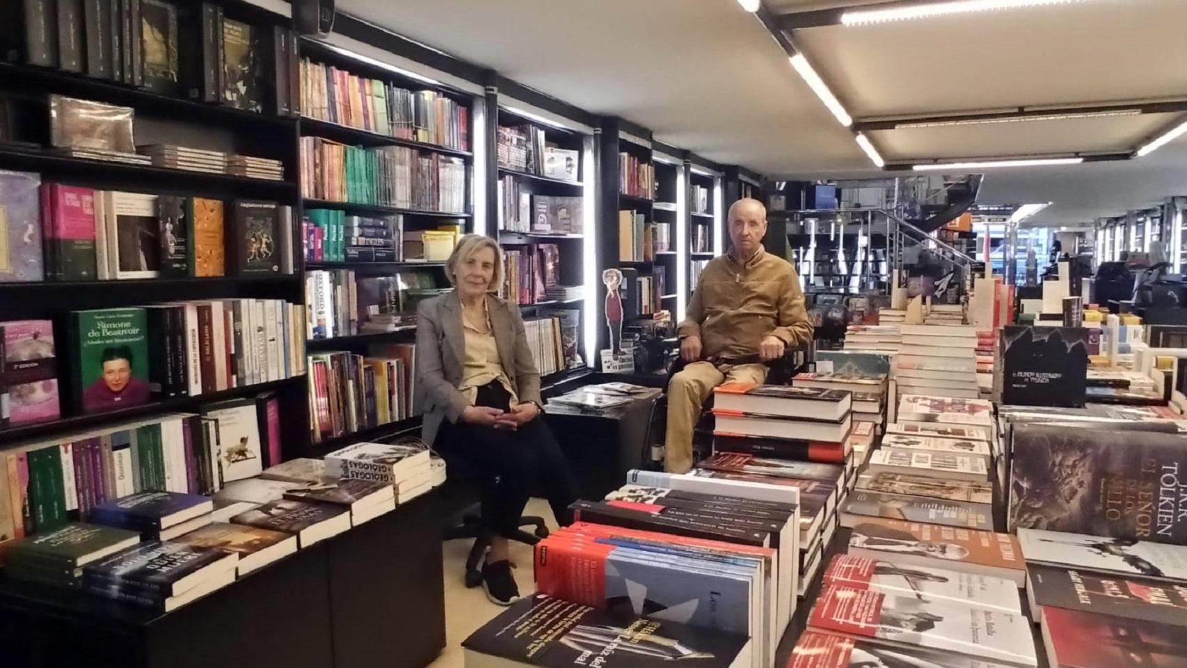 Couceiro Librerías: 60 años de amor por la papelería y la literatura en ...