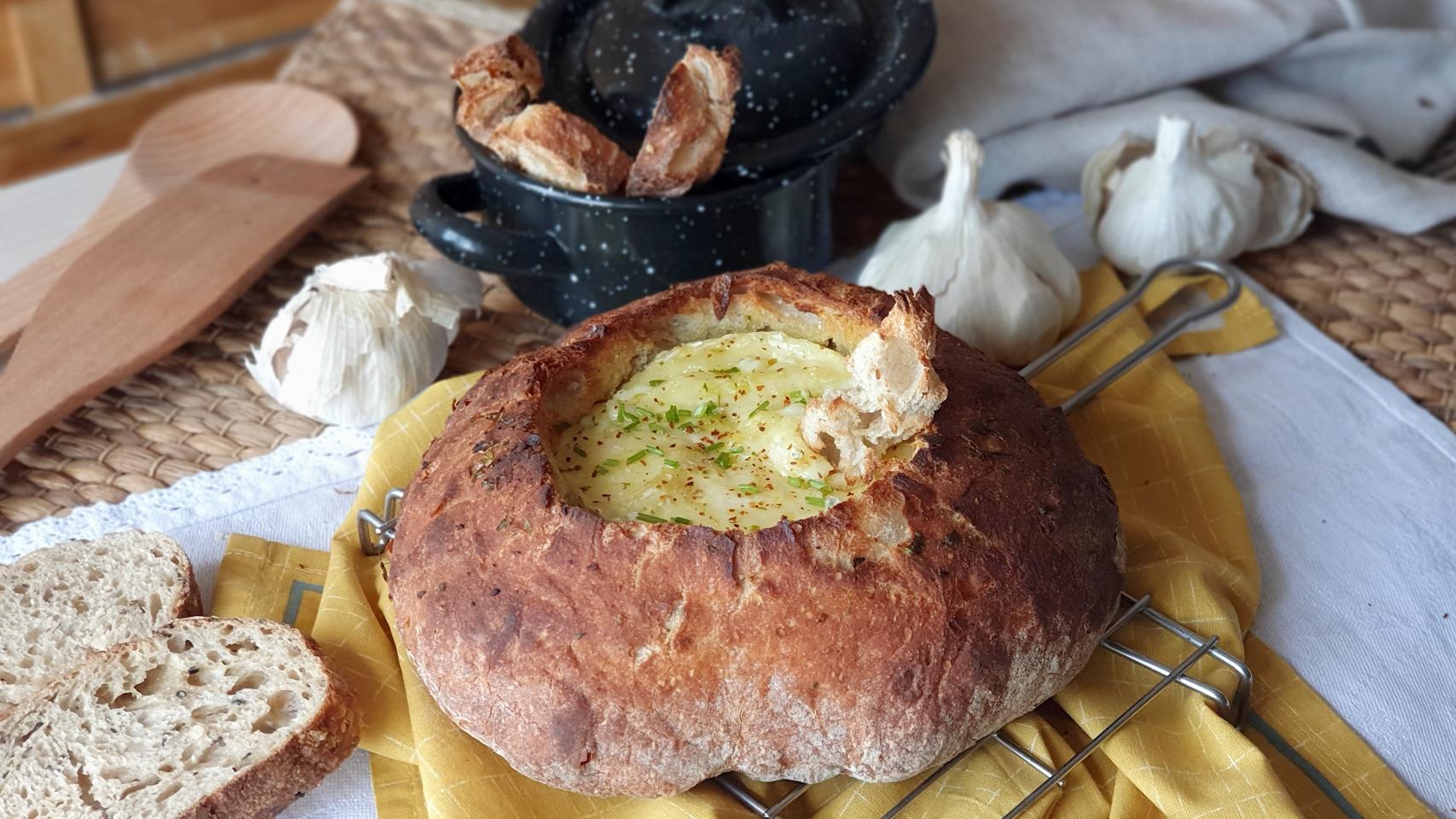 Pan relleno de queso al horno, una receta fácil que siempre triunfa