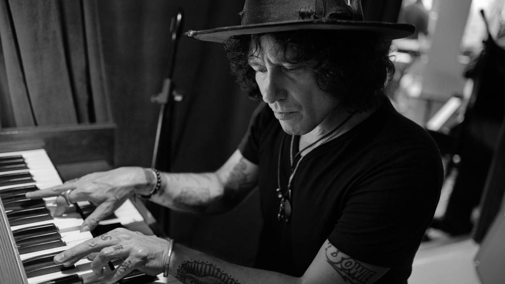 La vida actual de Bunbury: de estudiar en un colegio privado de ...