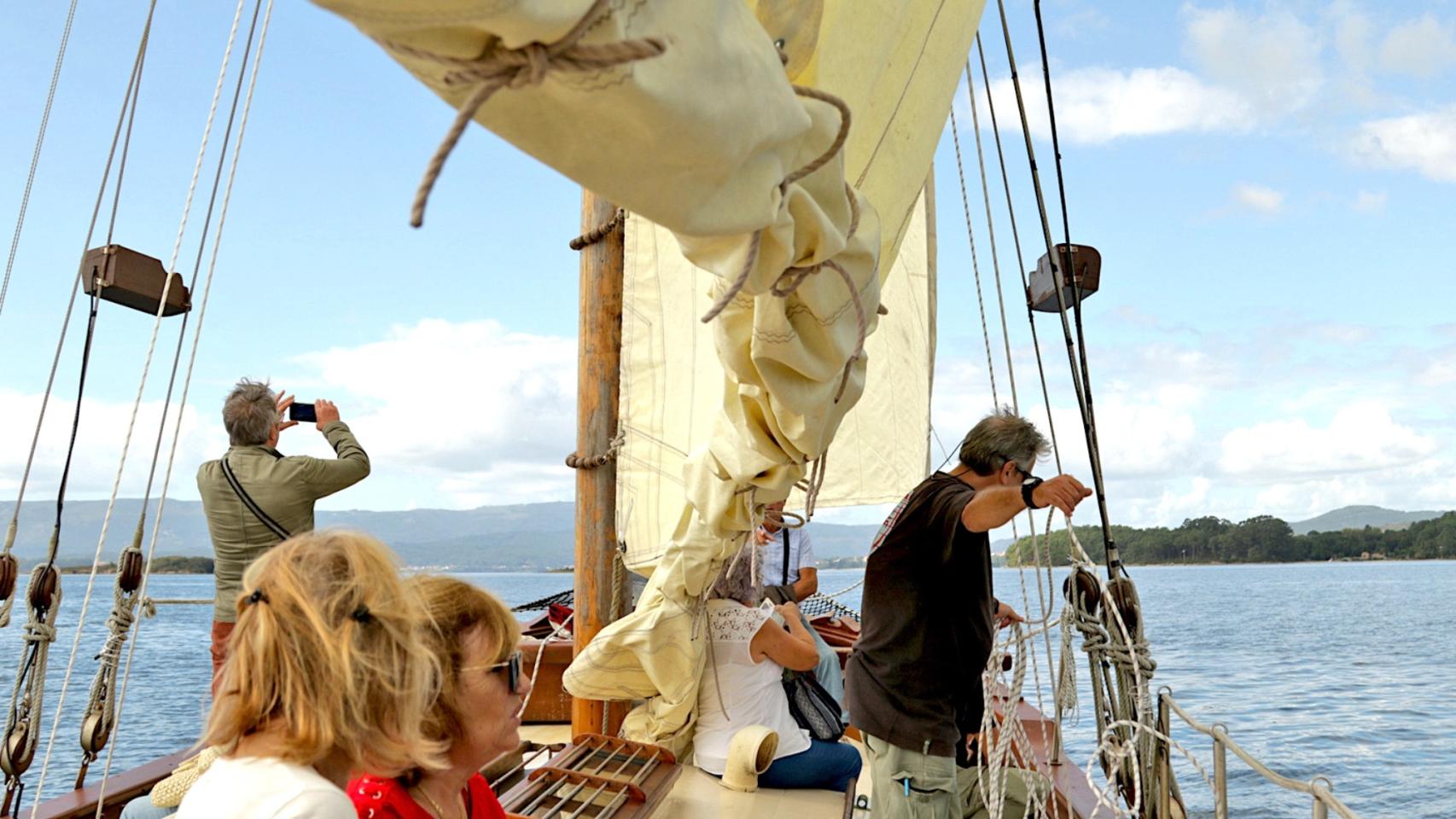 Travesías en galeón por las Rías Baixas: el encanto del mar de Arousa ...