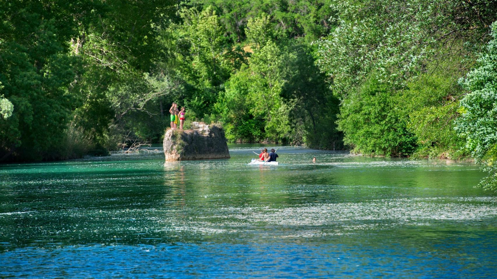 La impresionante playa de Cuenca situada a los pies de una ciudad ...