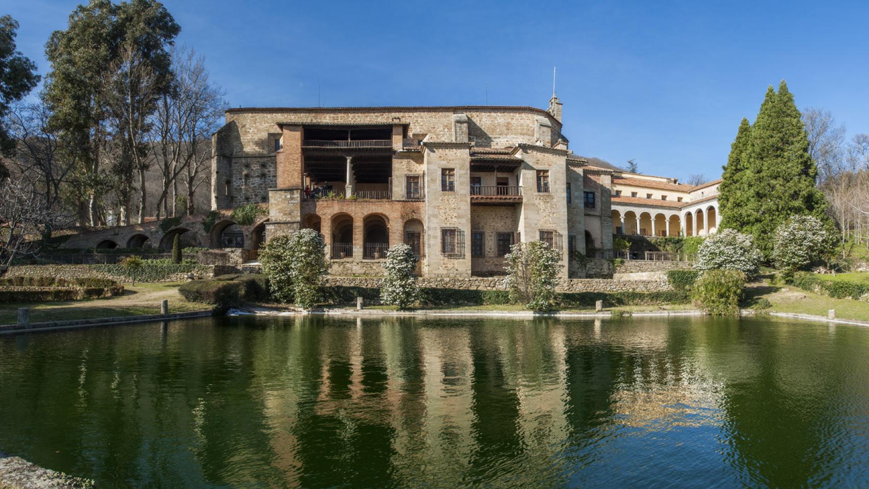 El parador del siglo XV con más historia: un castillo medieval donde se ...