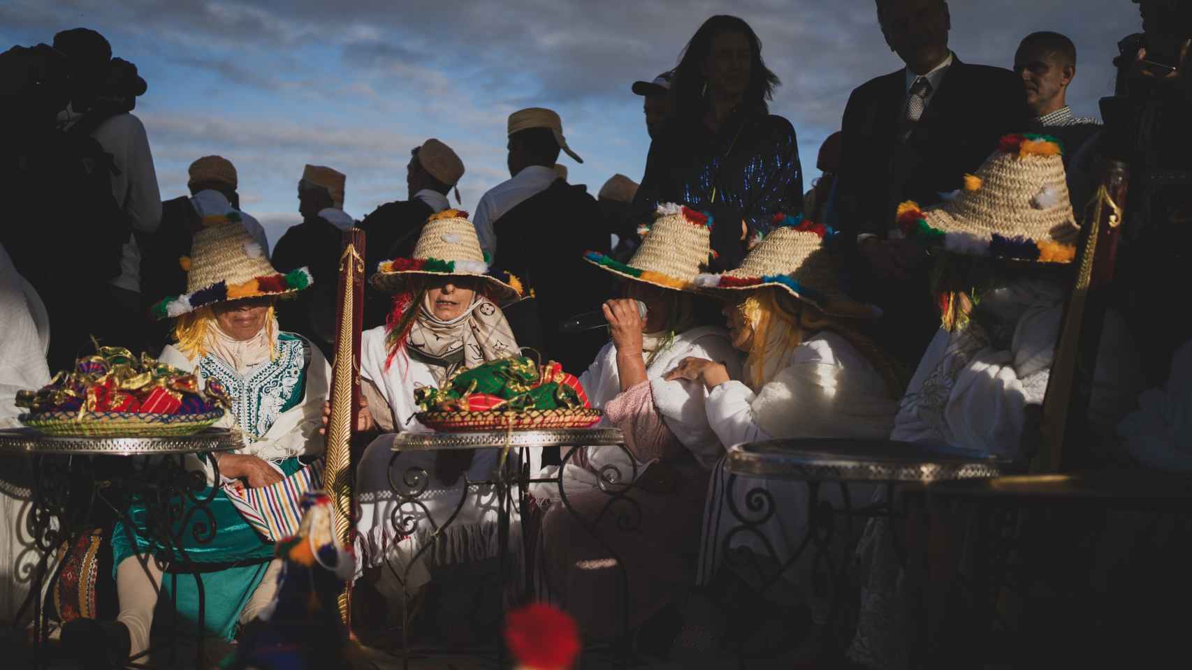 Vídeo | Caballos, gritos 'zaghareet' y danzas ancestrales: tres días en ...