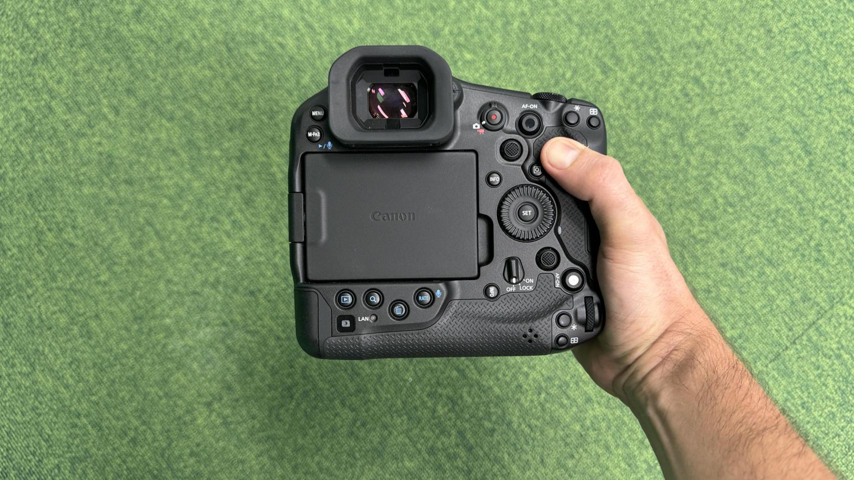 He probado la cámara 'mirrorless' Canon EOS R1: "Es una de las mejores ...