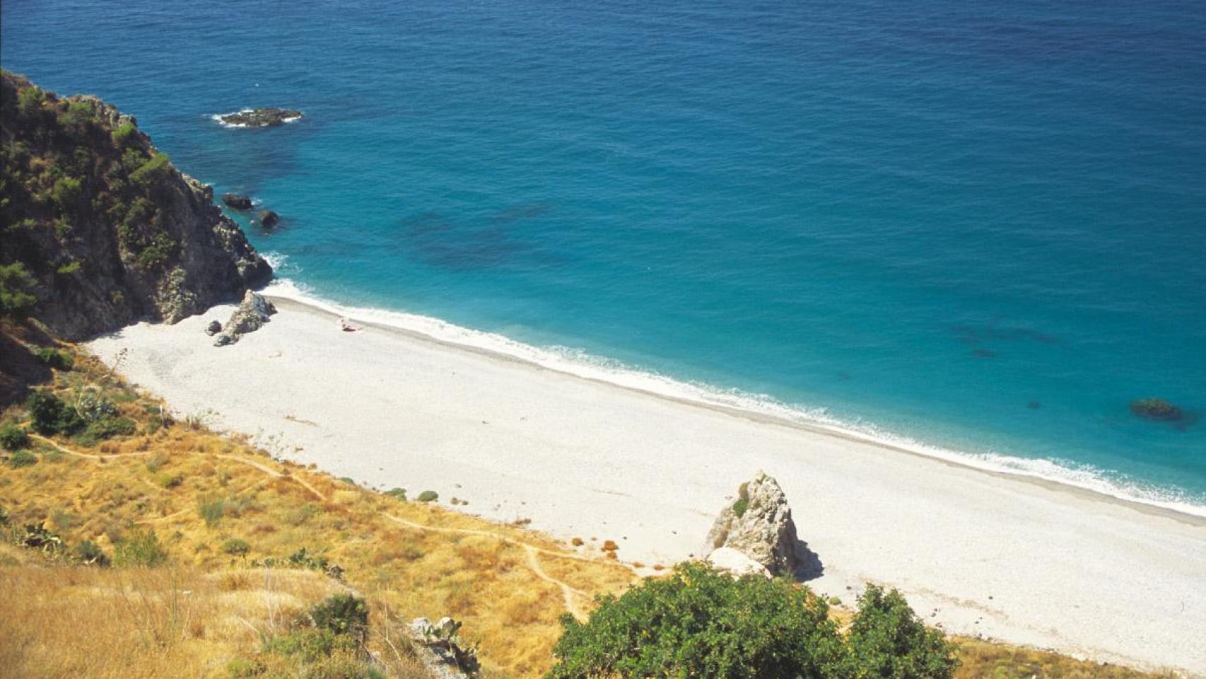 Estas son las playas de Torrox (Málaga) ideales para familias y amantes ...