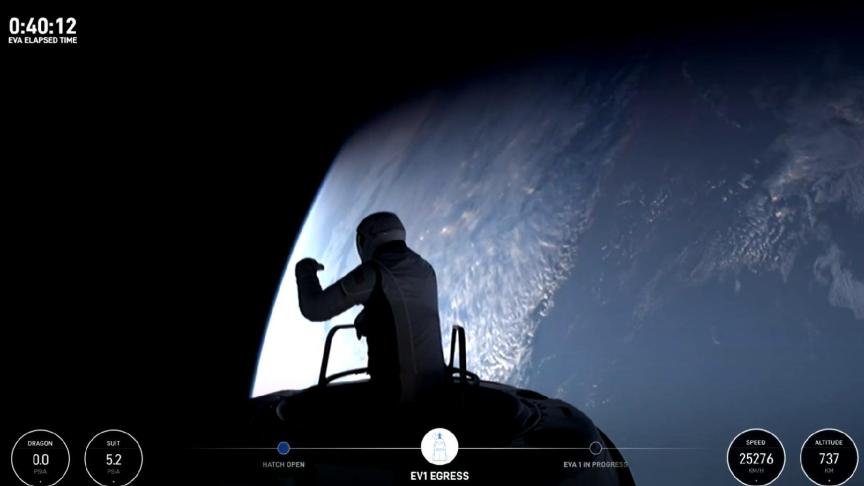 Hito de SpaceX: Isaacman y Gillis realizan la primera caminata espacial ...