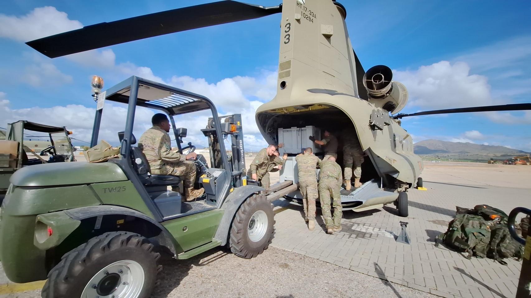 Chinook, Tigre y Sarrio, el trío de helicópteros del Ejército español ...