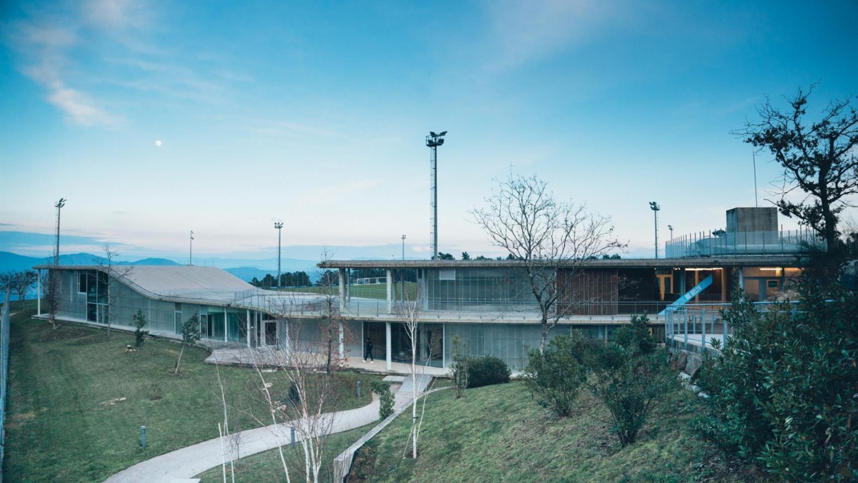 Rueda participa en el acto de colocación de la primera piedra de la ...