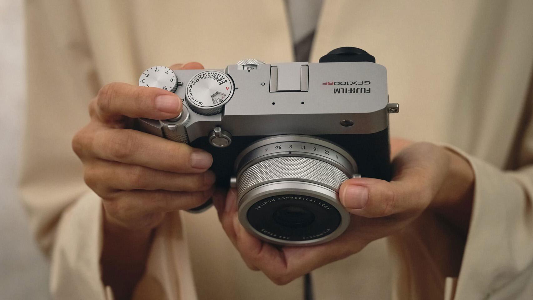 La nueva cámara de Fujifilm quiere que te enamores de la fotografía: objetivo fijo, cuerpo ...