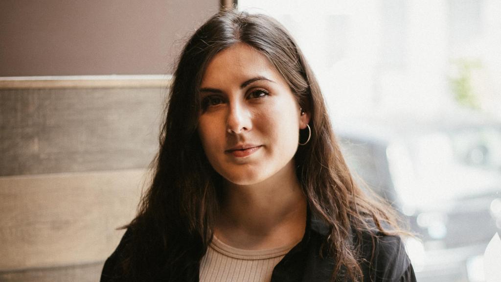 Laura Ramos se consolida con 'Nonú' como una potente voz de la poesía ...