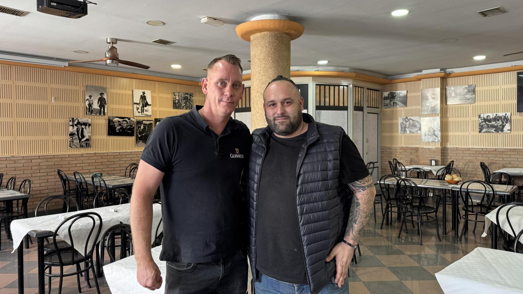 El mítico bar de Valencia en el que trabaja Jeffrey Hoogervorst, exfutbolista del Real Madrid: a ...