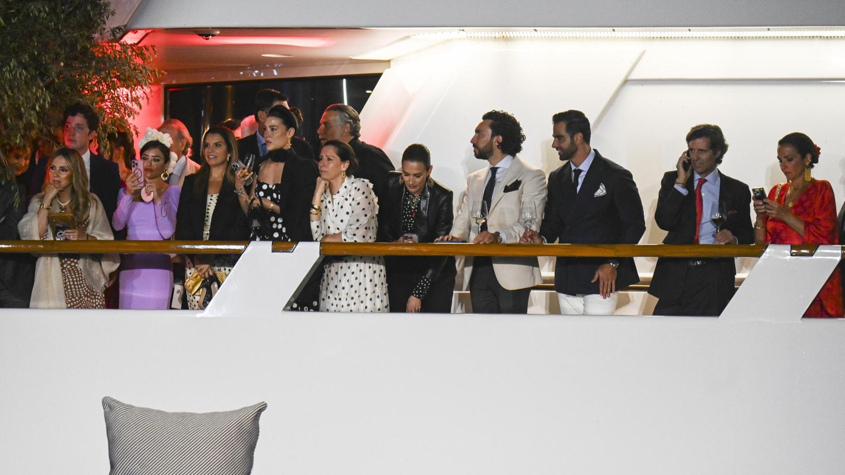 El fiestón del millonario mexicano Ricardo Salinas en su yate de lujo ...