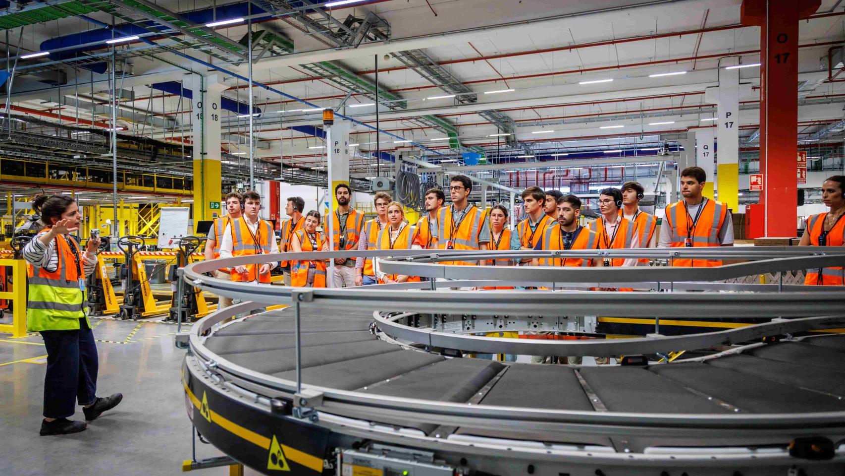 Amazon abre al público su macrocentro logístico de Illescas (Toledo ...