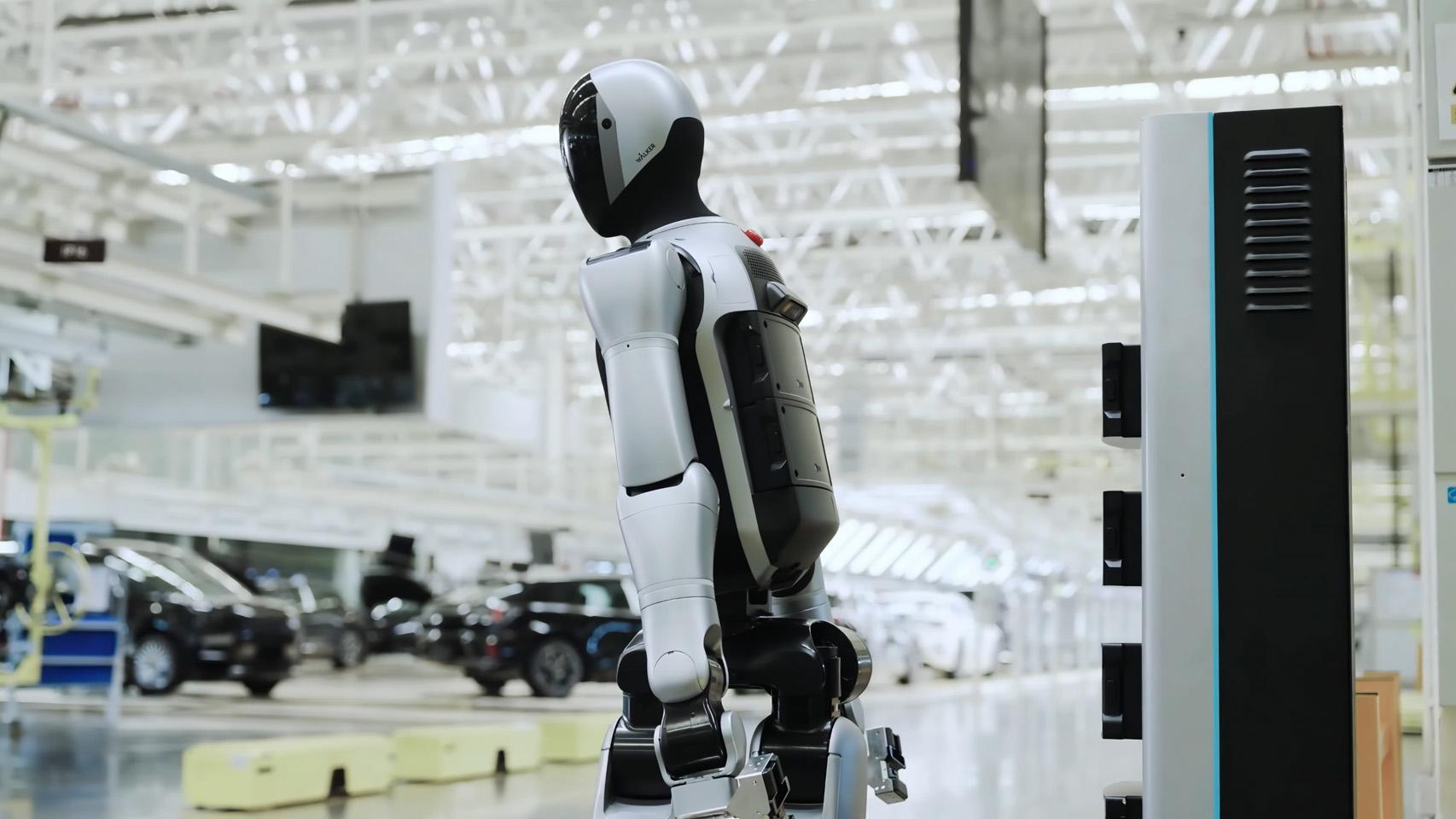 Así es el Walker S2, el primer robot humanoide del mundo que puede ...