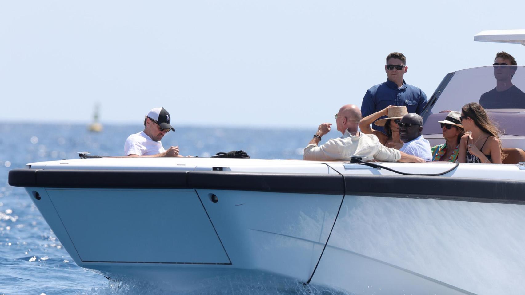 La estrambótica luna de miel de Jeff Bezos y Lauren Sánchez en Ibiza ...