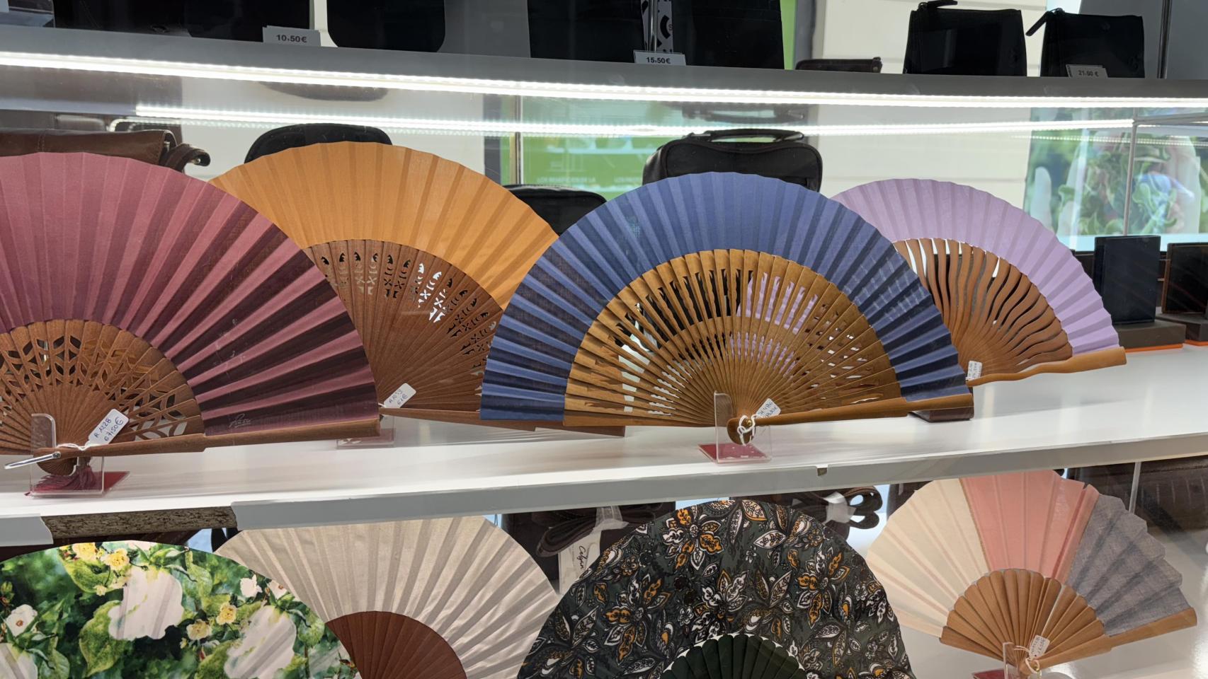 Celyan, un refugio del comercio clásico en el Centro de Málaga: “Cada ...