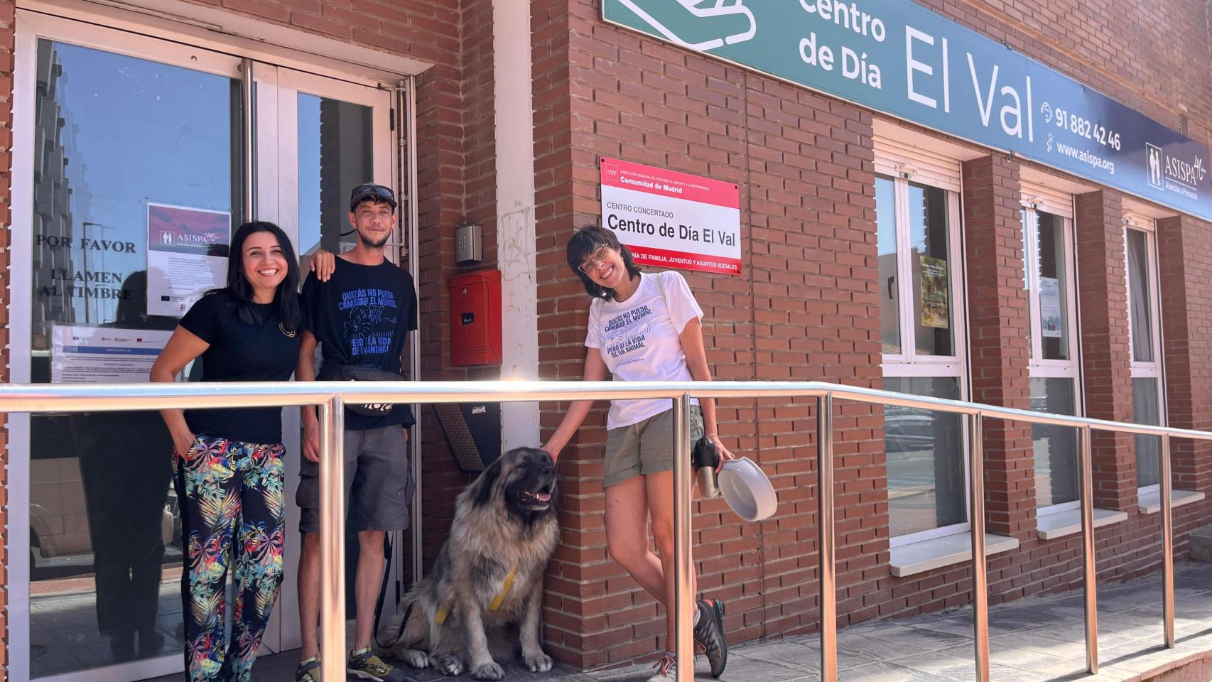 La veterinaria Sònia Sáez sobre el programa de terapia con perros ...