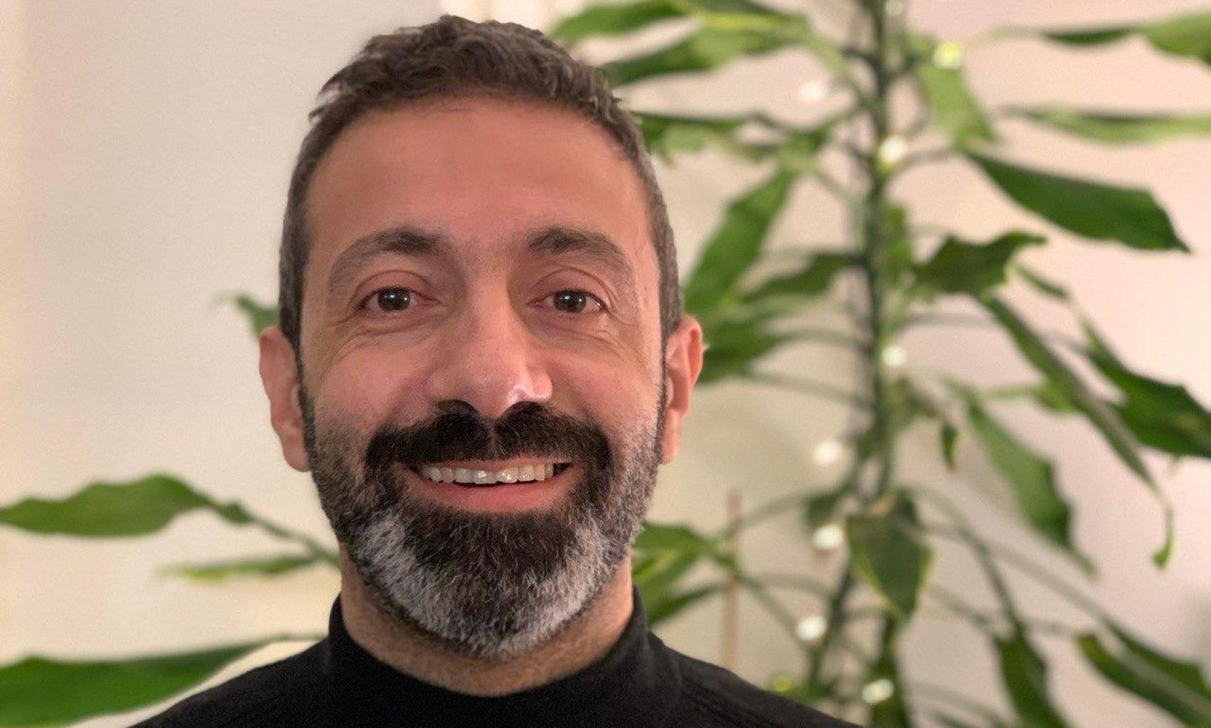 Yasid, hermano de Sira Rego y decano en la universidad que lidera la ...