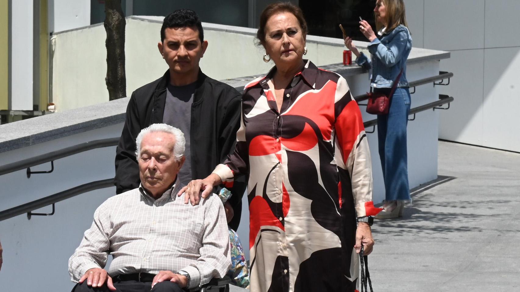 Curro Romero, ingresado en el hospital a los 91 años a causa de una neumonía derivada de la Covid