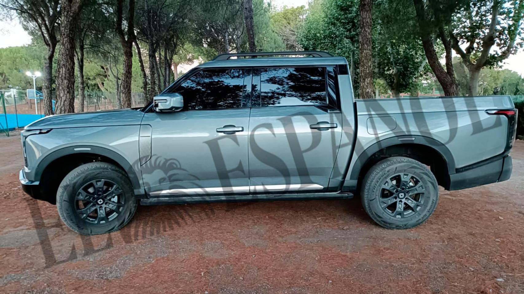 Santana 400 PHEV, la nueva camioneta híbrida enchufable que se producirá en Jaén, se deja ver ...