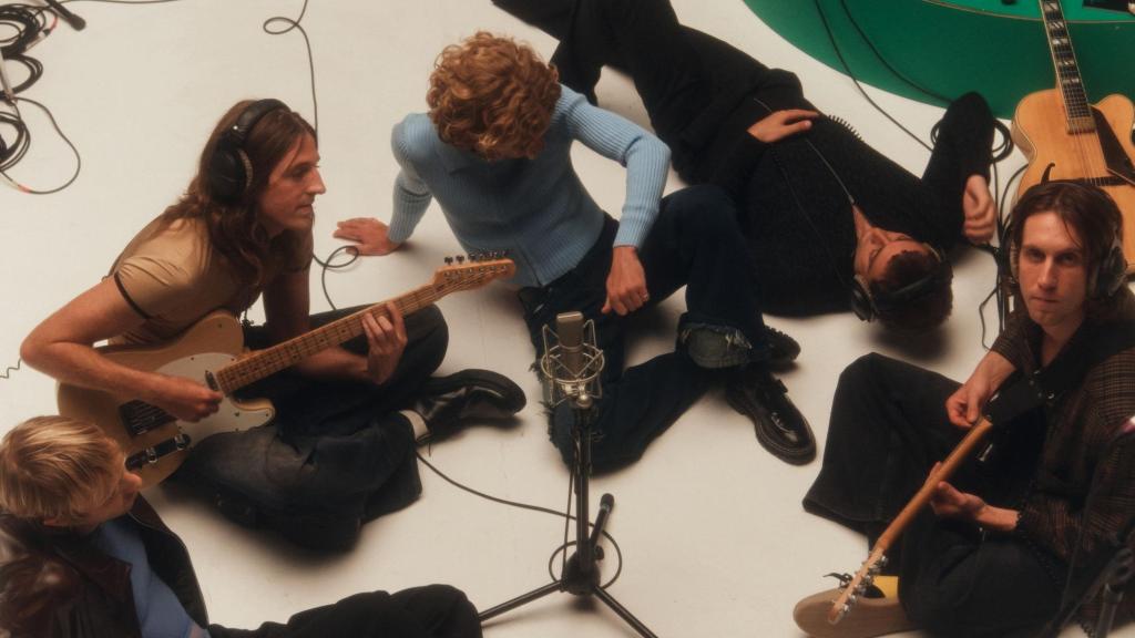 'Loved', de Parcels: vuelve el irresistible funk de salón con alfombras ...