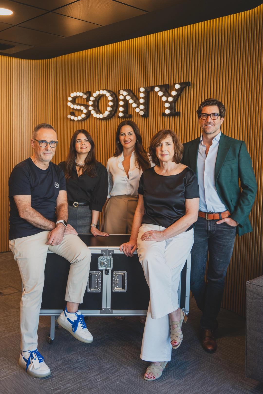 El pop se escribe con nombre de mujer: viaje al corazón de Sony Music ...